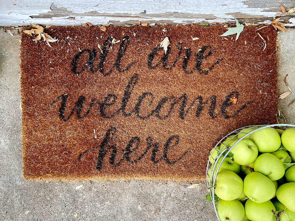 9 Tips To Make Your Apartment Cozy For The Holidays | Apartment Living